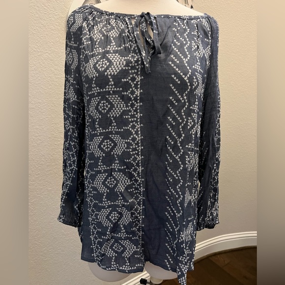 Fred David | Tops | Fred David White Blue Top | Poshmark